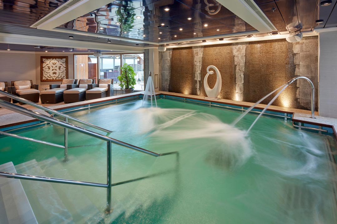 Queen Elizabeth Luxury Cruise Deals and Deck Plans | CruisesOnly